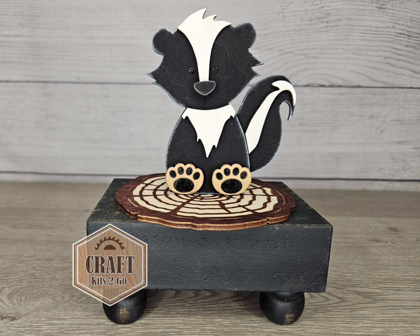 Skunk Shelf Sitter | #4082 – Craft Kits 2 Go